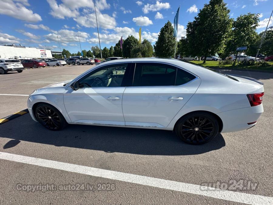 Balts Skoda SuperB 2019 Tallina, ar dzinēja tilpumu 2.00 L un nobraukumu 278 tūkst. km par 13750 €, foto 11 vietnē AUTOMOTO.COM.LV