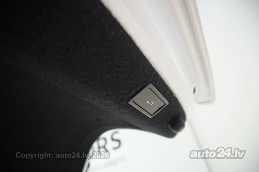 Balts Skoda SuperB 2019 Tallina, ar dzinēja tilpumu 2.00 L un nobraukumu 208 tūkst. km par 16900 €, foto 8 vietnē AUTOMOTO.COM.LV