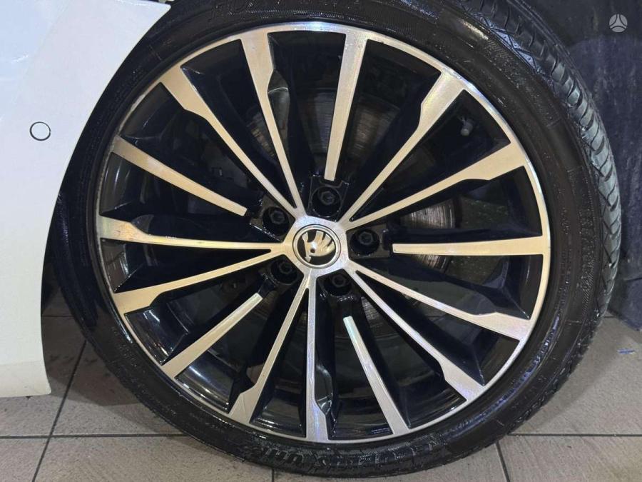 White Skoda SuperB 2020 in Vilnius, with an engine capacity of 1.40 L and mileage of 146 thousand km for 18650 €, photo 5 on AUTOMOTO.COM.LV
