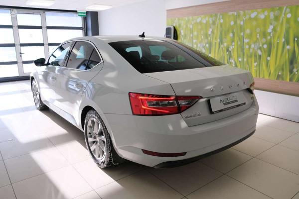 White Skoda SuperB 2021 in Vilnius, with an engine capacity of 1.40 L and mileage of 85 thousand km for 20900 €, photo 4 on AUTOMOTO.COM.LV