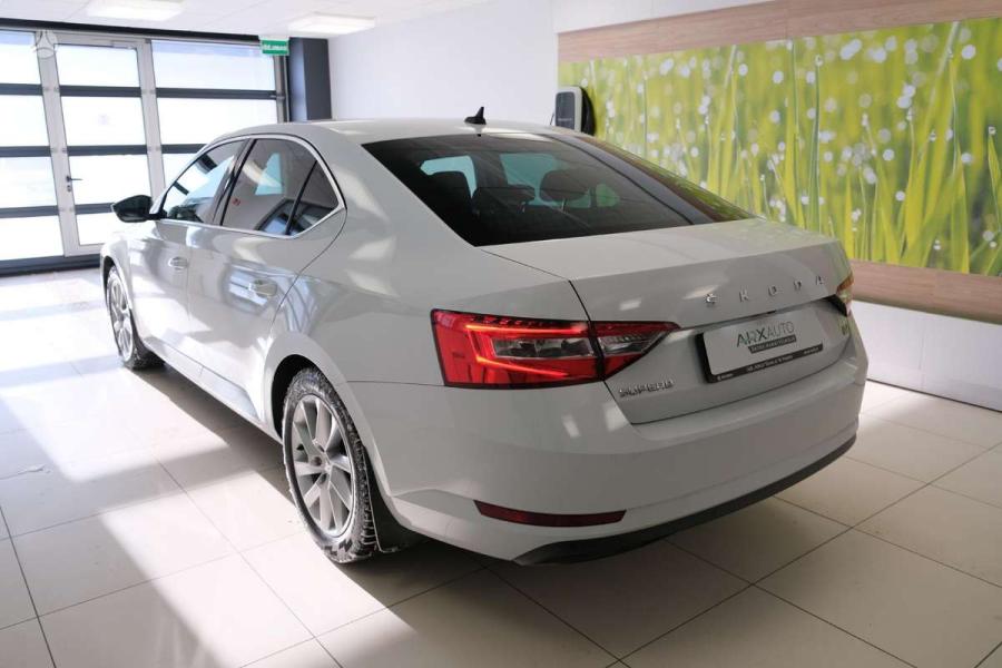 White Skoda SuperB 2021 in Vilnius, with an engine capacity of 1.40 L and mileage of 85 thousand km for 20900 €, photo 4 on AUTOMOTO.COM.LV
