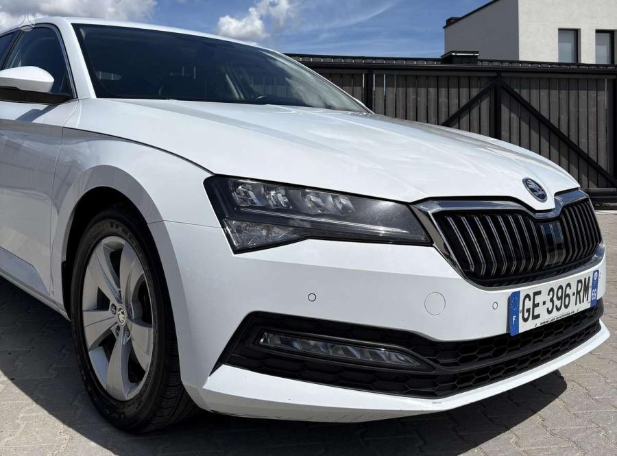 White Skoda SuperB 2022 in Kaunas, with an engine capacity of 1.97 L and mileage of 290 thousand km for 12999 €, photo 3 on AUTOMOTO.COM.LV