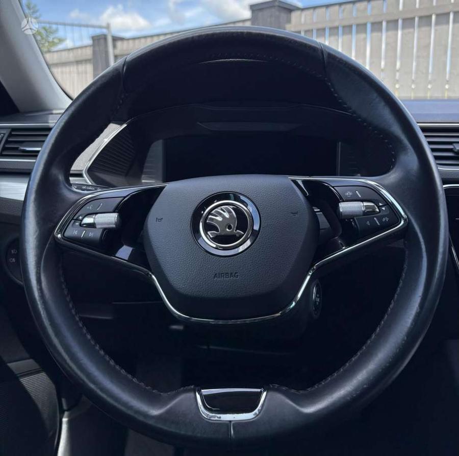 White Skoda SuperB 2022 in Kaunas, with an engine capacity of 1.97 L and mileage of 290 thousand km for 12999 €, photo 16 on AUTOMOTO.COM.LV