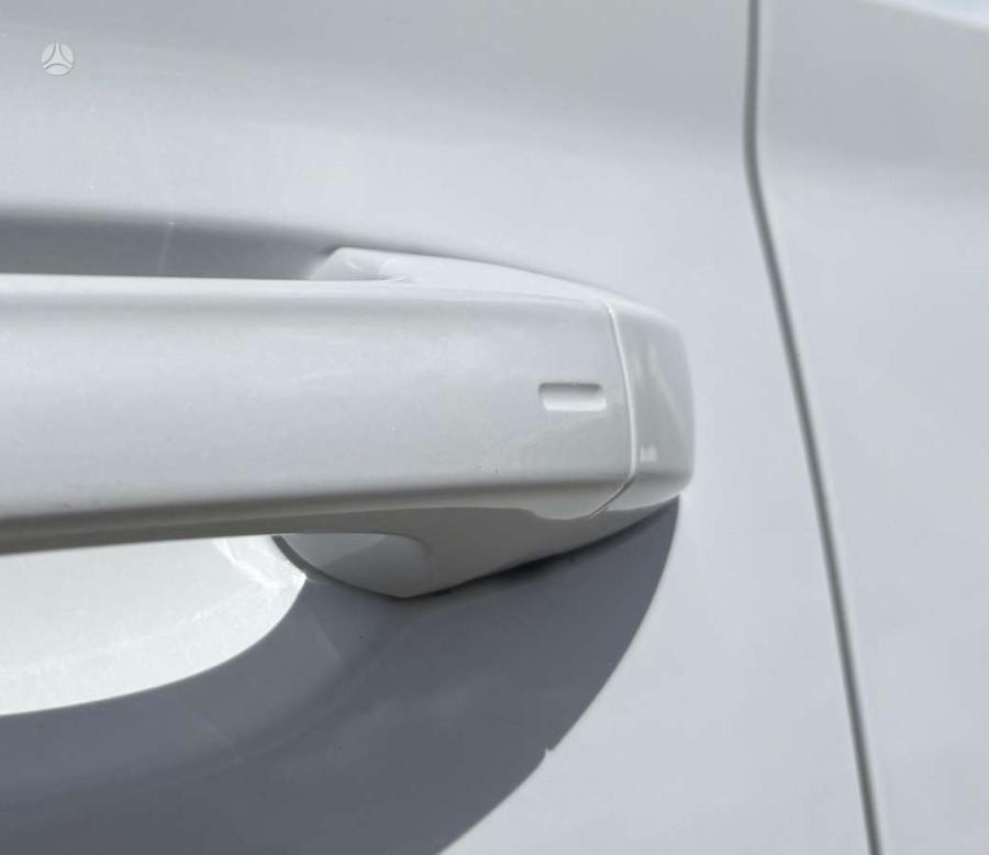 White Skoda SuperB 2022 in Kaunas, with an engine capacity of 1.97 L and mileage of 290 thousand km for 12999 €, photo 25 on AUTOMOTO.COM.LV