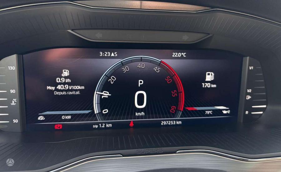 White Skoda SuperB 2022 in Kaunas, with an engine capacity of 1.97 L and mileage of 290 thousand km for 12999 €, photo 26 on AUTOMOTO.COM.LV