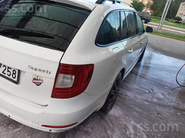 White Skoda SuperB 2010 in Rezekne, with an engine capacity of 1.40 L and mileage of 234 thousand km for 2600 €, photo 3 on AUTOMOTO.COM.LV