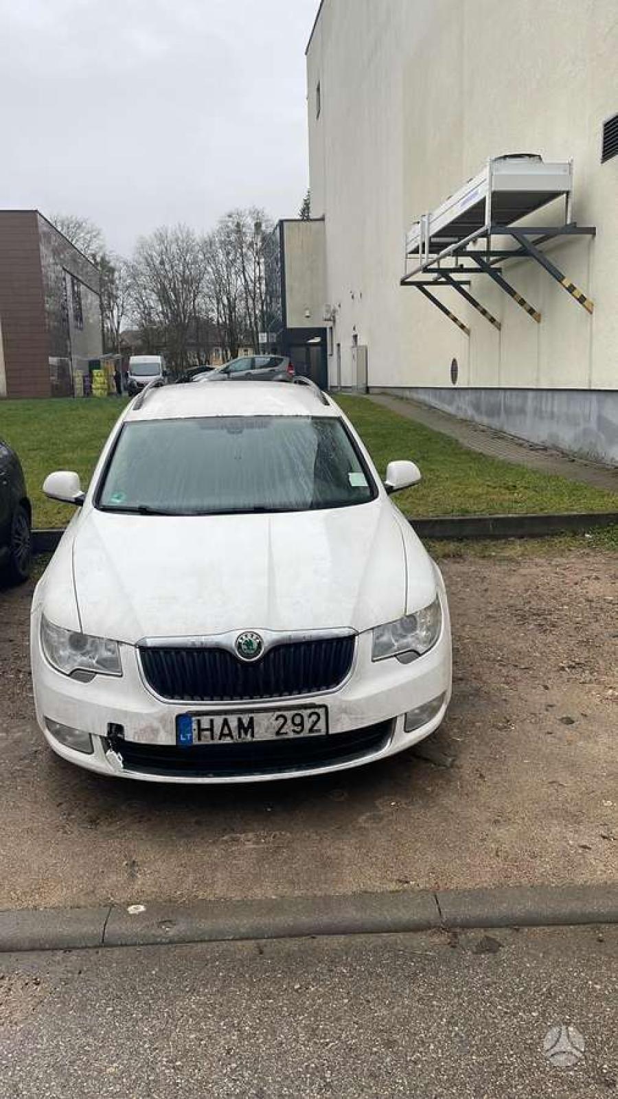 Balts Skoda SuperB 2010 Druskininkai, ar dzinēja tilpumu 1.97 L un nobraukumu 550 tūkst. km par 1331 €, foto 1 vietnē AUTOMOTO.COM.LV