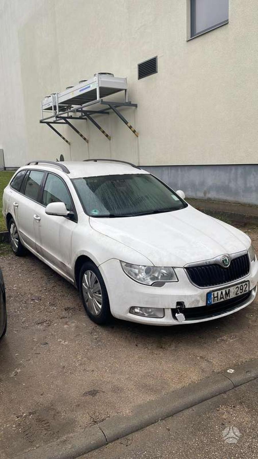 Balts Skoda SuperB 2010 Druskininkai, ar dzinēja tilpumu 1.97 L un nobraukumu 550 tūkst. km par 1331 €, foto 3 vietnē AUTOMOTO.COM.LV