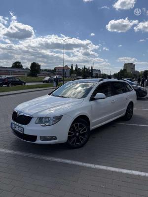 White Skoda SuperB 2010 in Kaunas, with an engine capacity of 1.39 L and mileage of 381 thousand km for 1600 €, photo  on AUTOMOTO.COM.LV