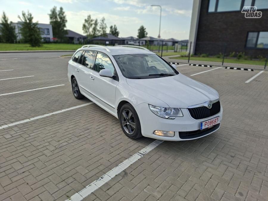 Balts Skoda SuperB 2010 Kauņa, ar dzinēja tilpumu 2.00 L un nobraukumu 400 tūkst. km par 3000 €, foto 1 vietnē AUTOMOTO.COM.LV