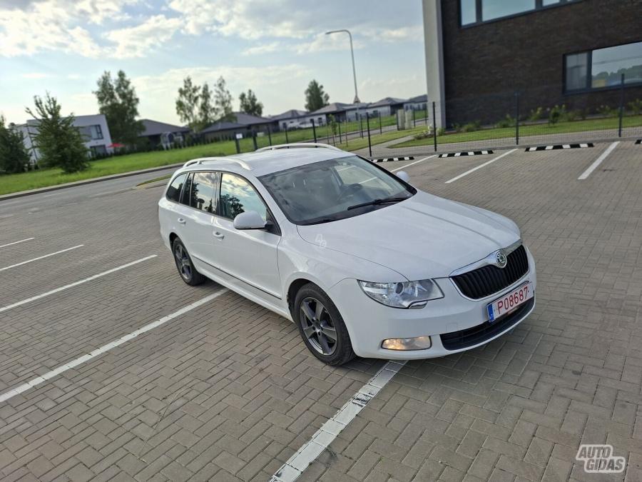 Balts Skoda SuperB 2010 Kauņa, ar dzinēja tilpumu 2.00 L un nobraukumu 400 tūkst. km par 3000 €, foto 3 vietnē AUTOMOTO.COM.LV