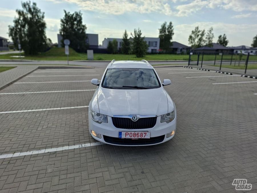 Balts Skoda SuperB 2010 Kauņa, ar dzinēja tilpumu 2.00 L un nobraukumu 400 tūkst. km par 3000 €, foto 4 vietnē AUTOMOTO.COM.LV