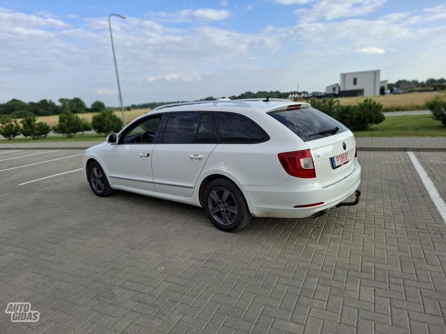 Balts Skoda SuperB 2010 Kauņa, ar dzinēja tilpumu 2.00 L un nobraukumu 400 tūkst. km par 3000 €, foto 8 vietnē AUTOMOTO.COM.LV