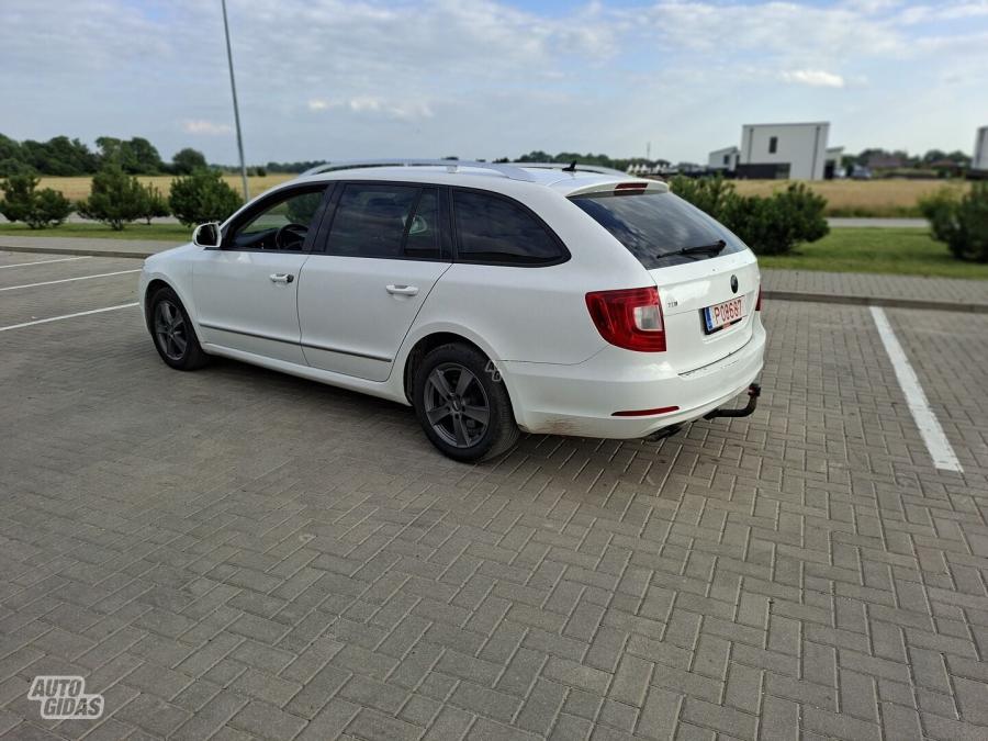 Balts Skoda SuperB 2010 Kauņa, ar dzinēja tilpumu 2.00 L un nobraukumu 400 tūkst. km par 3000 €, foto 9 vietnē AUTOMOTO.COM.LV