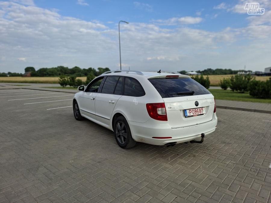 Balts Skoda SuperB 2010 Kauņa, ar dzinēja tilpumu 2.00 L un nobraukumu 400 tūkst. km par 3000 €, foto 10 vietnē AUTOMOTO.COM.LV