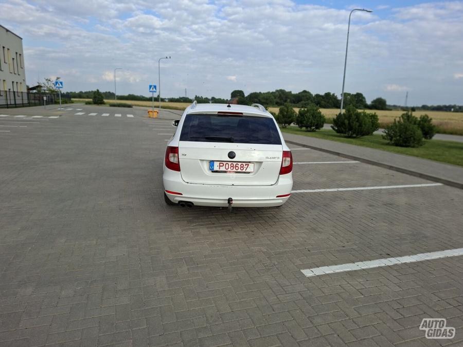 Balts Skoda SuperB 2010 Kauņa, ar dzinēja tilpumu 2.00 L un nobraukumu 400 tūkst. km par 3000 €, foto 11 vietnē AUTOMOTO.COM.LV