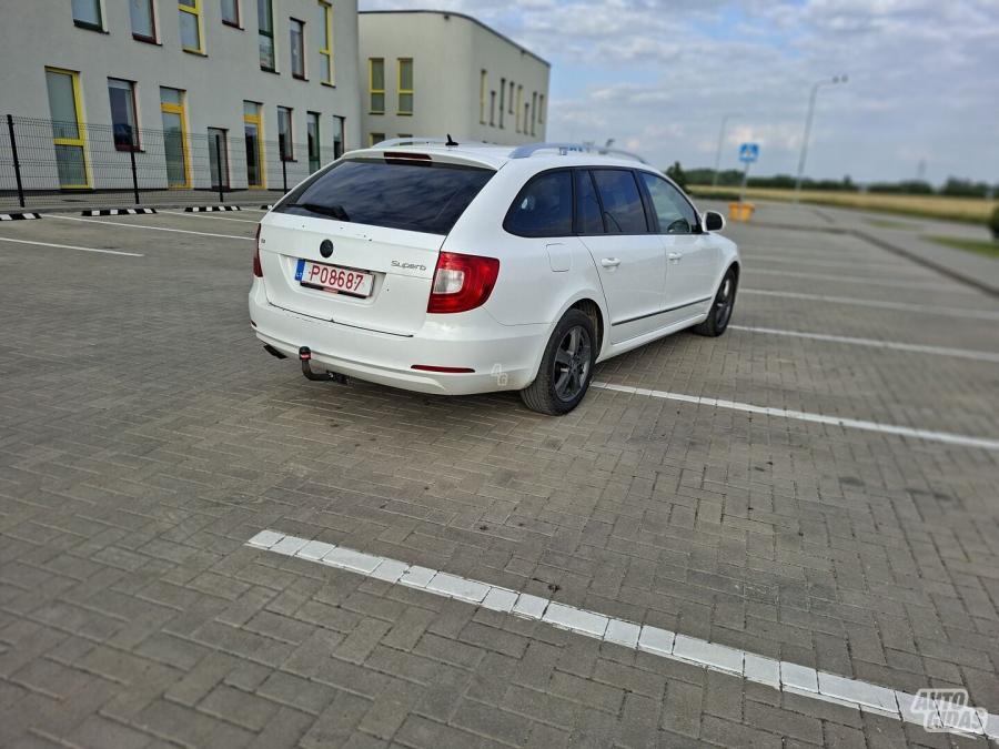 Balts Skoda SuperB 2010 Kauņa, ar dzinēja tilpumu 2.00 L un nobraukumu 400 tūkst. km par 3000 €, foto 13 vietnē AUTOMOTO.COM.LV
