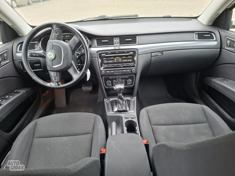 Balts Skoda SuperB 2010 Kauņa, ar dzinēja tilpumu 2.00 L un nobraukumu 400 tūkst. km par 3000 €, foto 16 vietnē AUTOMOTO.COM.LV