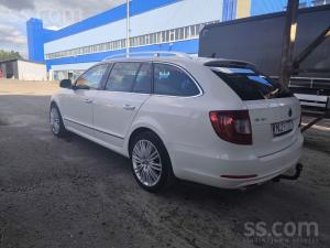 Balts Skoda SuperB 2010 Rēzekne, ar dzinēja tilpumu 2.00 L un nobraukumu 291 tūkst. km par 4750 €, foto 8 vietnē AUTOMOTO.COM.LV
