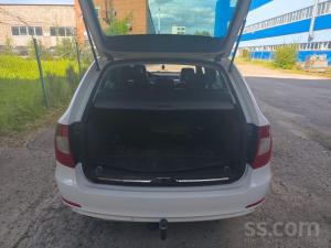 Balts Skoda SuperB 2010 Rēzekne, ar dzinēja tilpumu 2.00 L un nobraukumu 291 tūkst. km par 4750 €, foto 10 vietnē AUTOMOTO.COM.LV