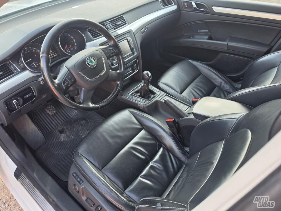 White Skoda SuperB 2010 in Silute, with an engine capacity of 2.00 L and mileage of 280 thousand km for 3800 €, photo 24 on AUTOMOTO.COM.LV