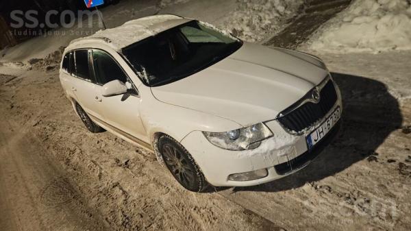 Balts Skoda SuperB 2011 Bauska, ar dzinēja tilpumu 1.80 L un nobraukumu 260 tūkst. km par 1900 €, foto 2 vietnē AUTOMOTO.COM.LV