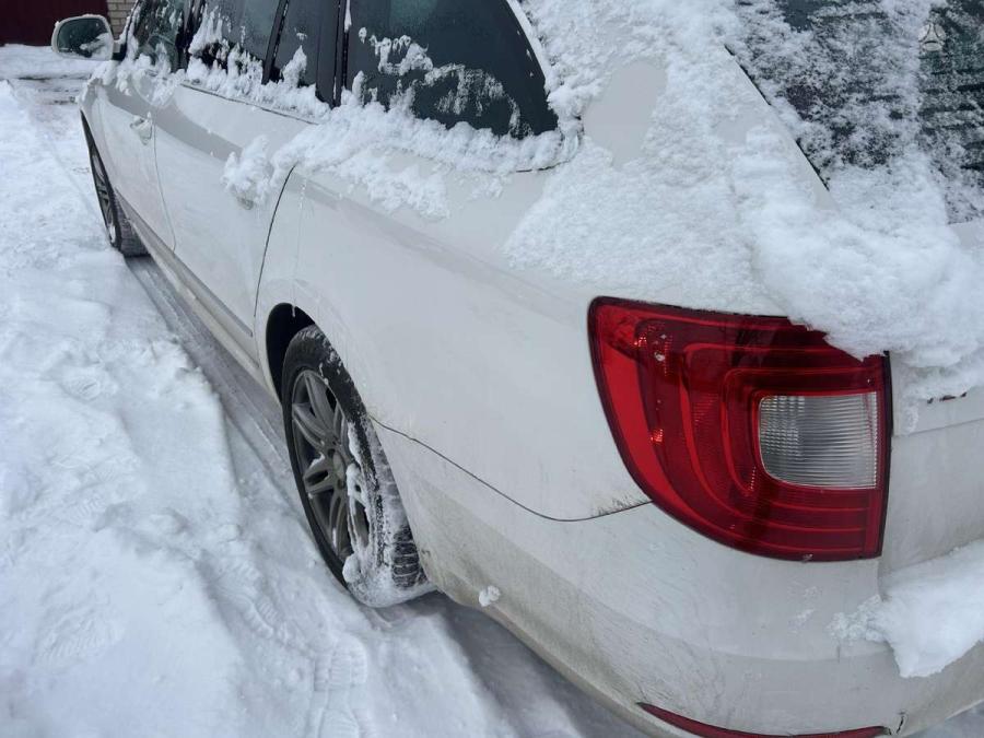Balts Skoda SuperB 2011 Raseiniai, ar dzinēja tilpumu 1.97 L un nobraukumu 300 tūkst. km par 2900 €, foto 5 vietnē AUTOMOTO.COM.LV