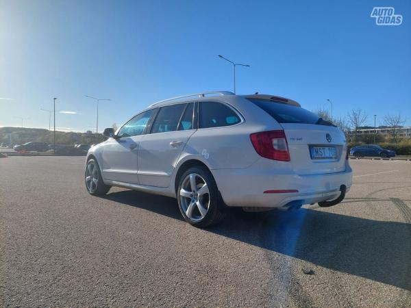 White Skoda SuperB 2011 in Vilnius, with an engine capacity of 2.00 L and mileage of 308 thousand km for 5950 €, photo 3 on AUTOMOTO.COM.LV