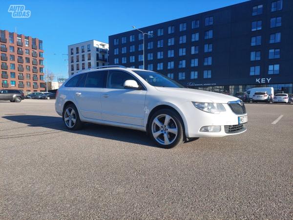 White Skoda SuperB 2011 in Vilnius, with an engine capacity of 2.00 L and mileage of 308 thousand km for 5950 €, photo 4 on AUTOMOTO.COM.LV