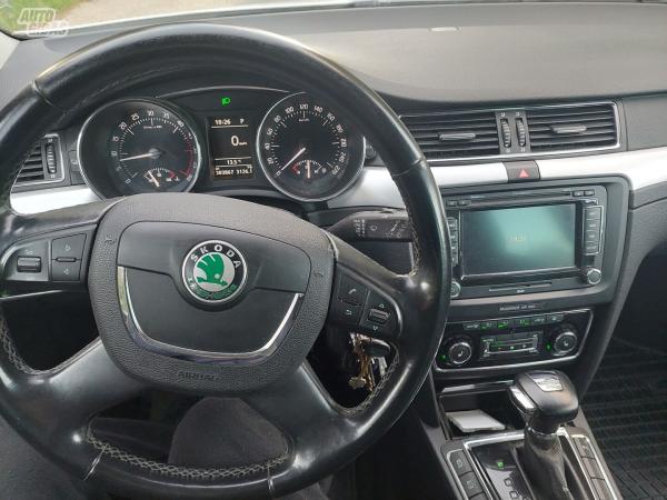 White Skoda SuperB 2011 in Vilnius, with an engine capacity of 2.00 L and mileage of 308 thousand km for 5950 €, photo 9 on AUTOMOTO.COM.LV