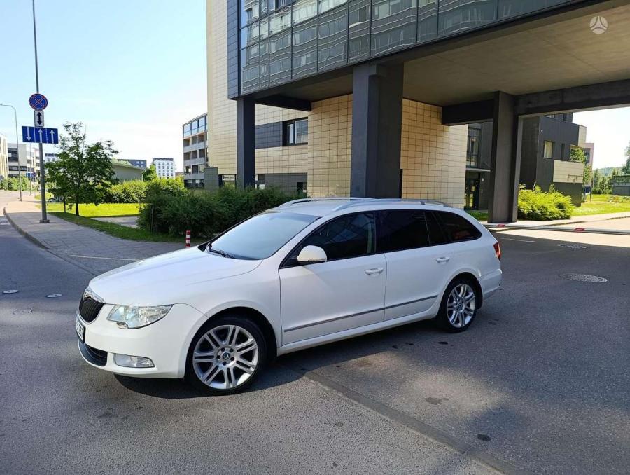 White Skoda SuperB 2011 in Vilnius, with an engine capacity of 1.80 L and mileage of 216 thousand km for 4500 €, photo 3 on AUTOMOTO.COM.LV
