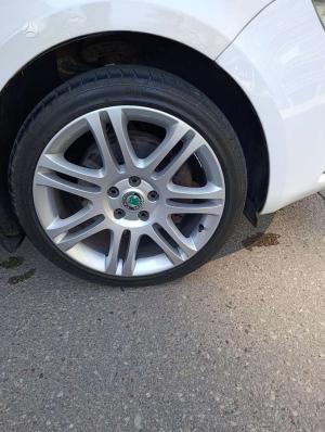 White Skoda SuperB 2011 in Vilnius, with an engine capacity of 1.80 L and mileage of 216 thousand km for 4500 €, photo 8 on AUTOMOTO.COM.LV