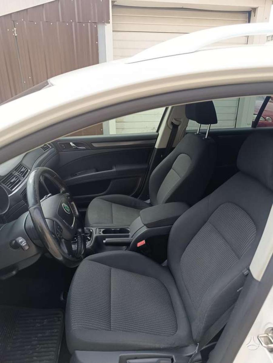 White Skoda SuperB 2011 in Vilnius, with an engine capacity of 1.80 L and mileage of 216 thousand km for 4500 €, photo 19 on AUTOMOTO.COM.LV