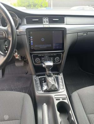 White Skoda SuperB 2011 in Vilnius, with an engine capacity of 1.80 L and mileage of 216 thousand km for 4500 €, photo 23 on AUTOMOTO.COM.LV