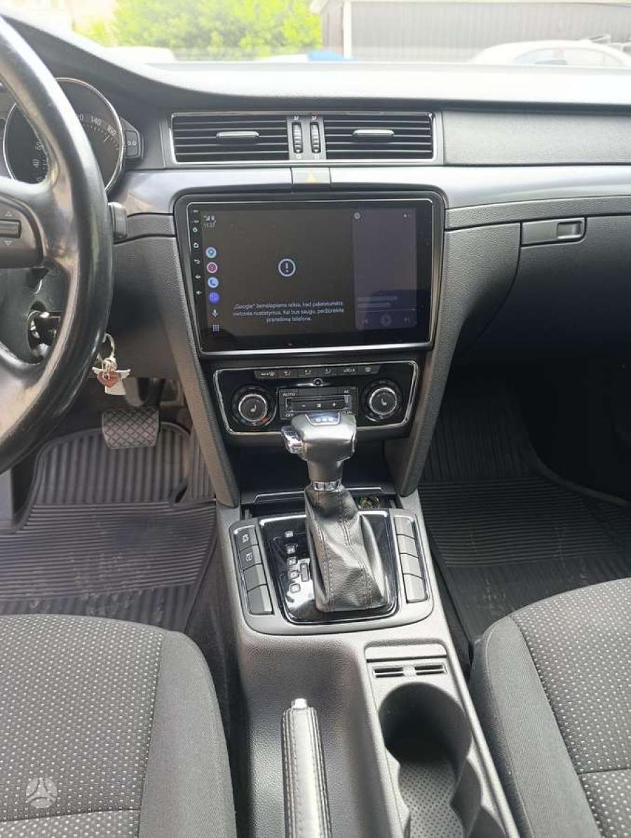 White Skoda SuperB 2011 in Vilnius, with an engine capacity of 1.80 L and mileage of 216 thousand km for 4500 €, photo 23 on AUTOMOTO.COM.LV