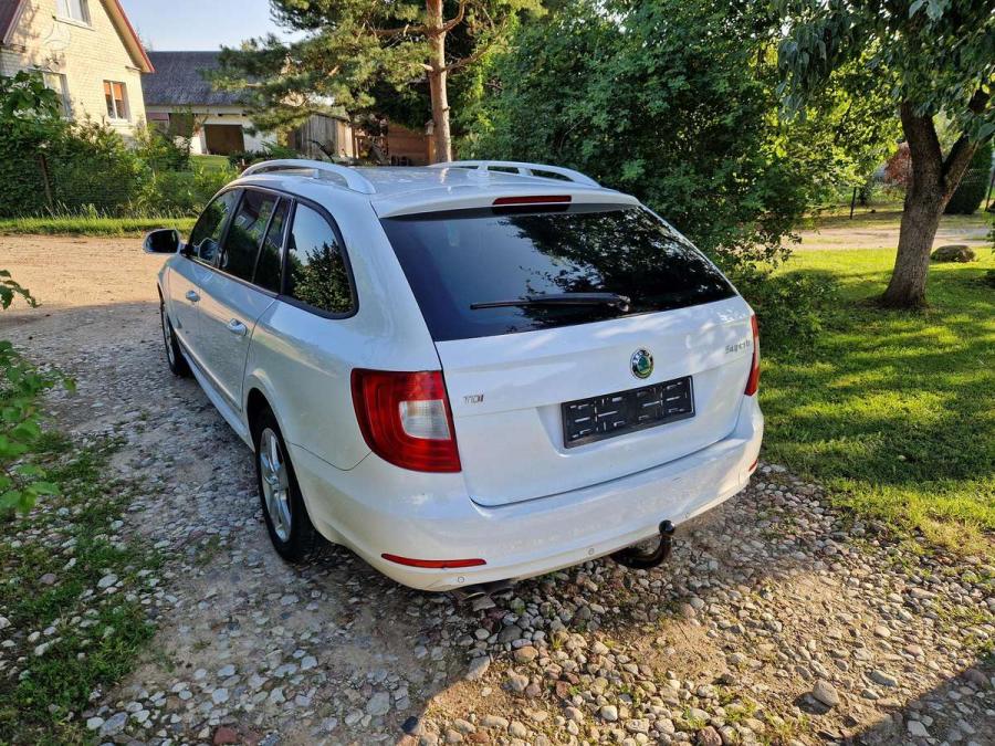 Balts Skoda SuperB 2011 Raseiniai, ar dzinēja tilpumu 2.00 L un nobraukumu 322 tūkst. km par 1699 €, foto 4 vietnē AUTOMOTO.COM.LV