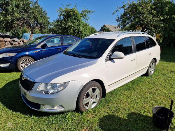 Balts Skoda SuperB 2011 Raseiniai, ar dzinēja tilpumu 2.00 L un nobraukumu 322 tūkst. km par 1450 €, foto 1 vietnē AUTOMOTO.COM.LV