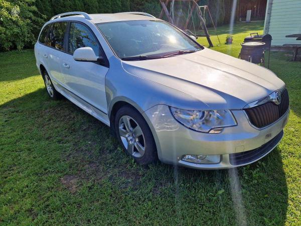 Balts Skoda SuperB 2011 Raseiniai, ar dzinēja tilpumu 2.00 L un nobraukumu 322 tūkst. km par 1450 €, foto 4 vietnē AUTOMOTO.COM.LV