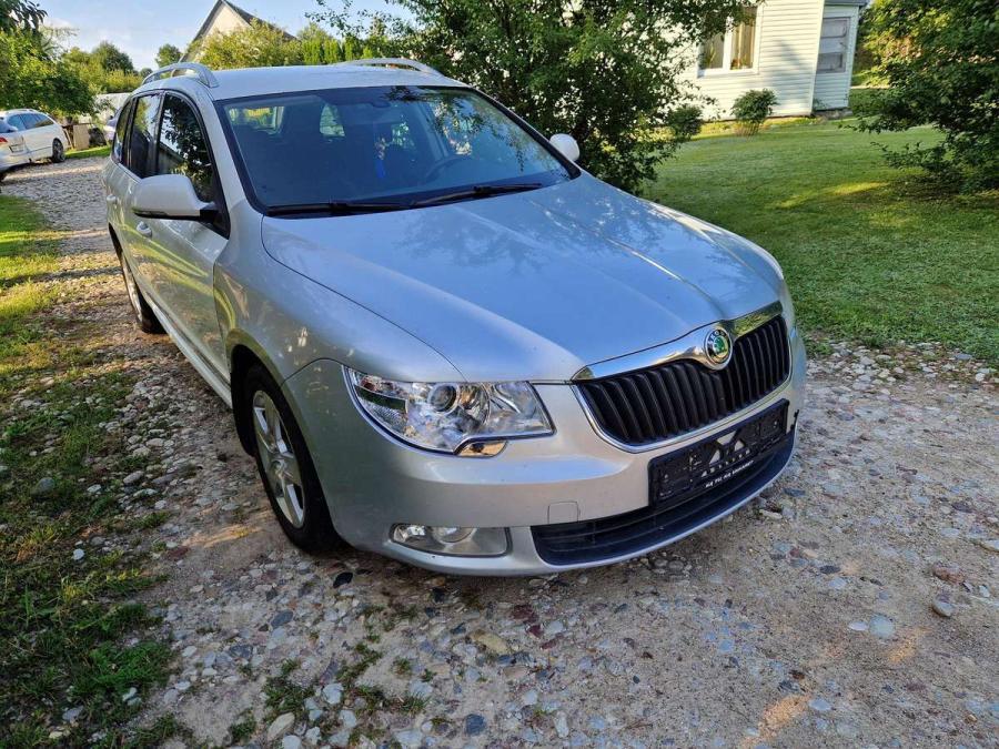 Balts Skoda SuperB 2011 Raseiniai, ar dzinēja tilpumu 2.00 L un nobraukumu 322 tūkst. km par 1500 €, foto 5 vietnē AUTOMOTO.COM.LV