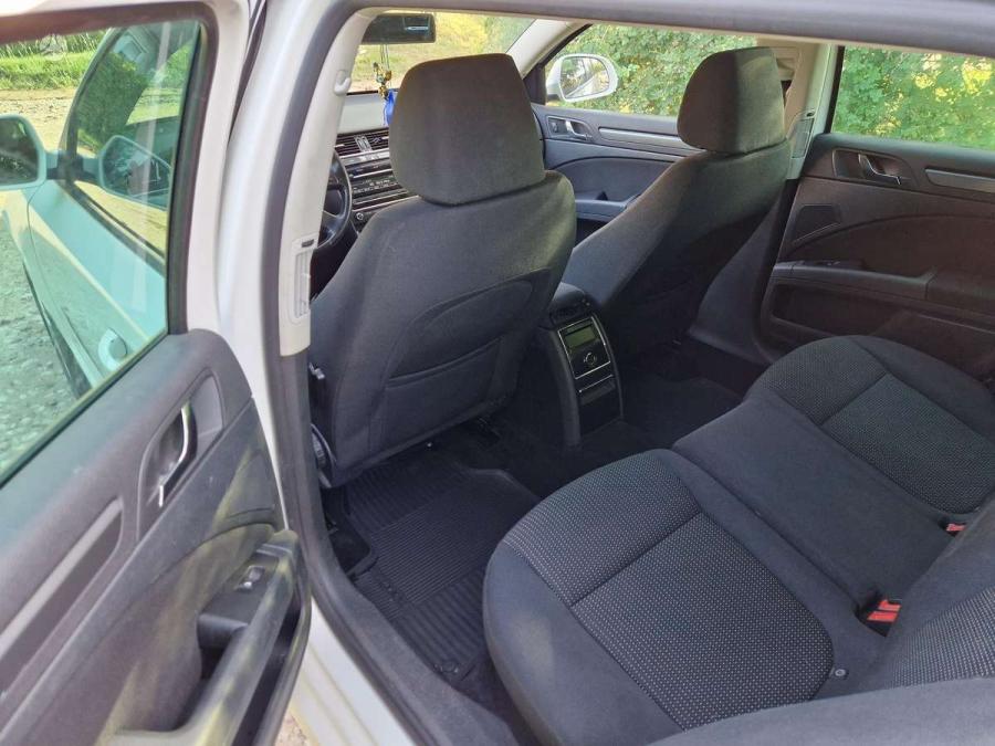 Balts Skoda SuperB 2011 Raseiniai, ar dzinēja tilpumu 2.00 L un nobraukumu 322 tūkst. km par 1500 €, foto 7 vietnē AUTOMOTO.COM.LV