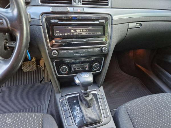 Balts Skoda SuperB 2011 Raseiniai, ar dzinēja tilpumu 2.00 L un nobraukumu 322 tūkst. km par 1500 €, foto 10 vietnē AUTOMOTO.COM.LV