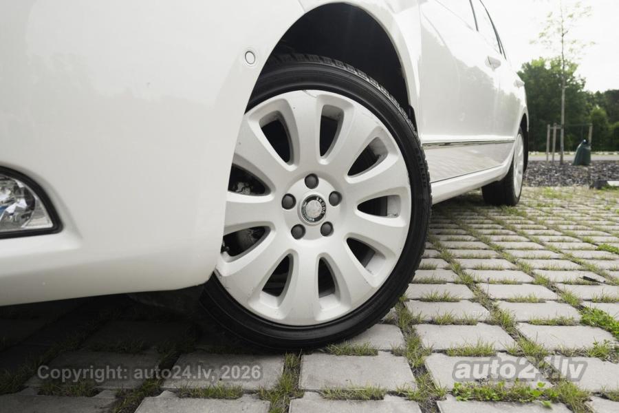 White Skoda SuperB 2011 in Tallinn, with an engine capacity of 2.00 L and mileage of 197 thousand km for 5000 €, photo 7 on AUTOMOTO.COM.LV