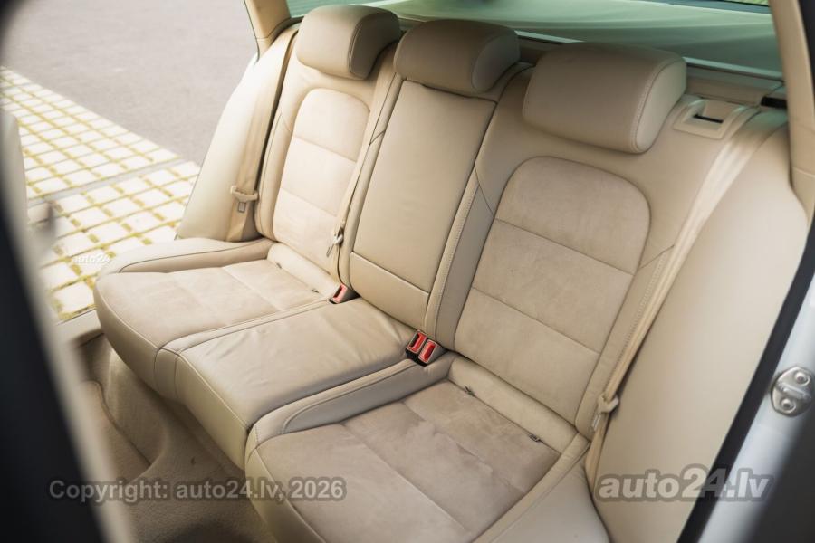White Skoda SuperB 2011 in Tallinn, with an engine capacity of 2.00 L and mileage of 197 thousand km for 5000 €, photo 16 on AUTOMOTO.COM.LV
