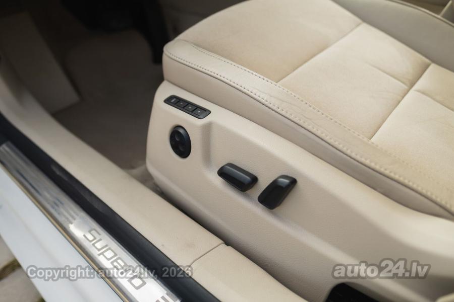White Skoda SuperB 2011 in Tallinn, with an engine capacity of 2.00 L and mileage of 197 thousand km for 5000 €, photo 18 on AUTOMOTO.COM.LV
