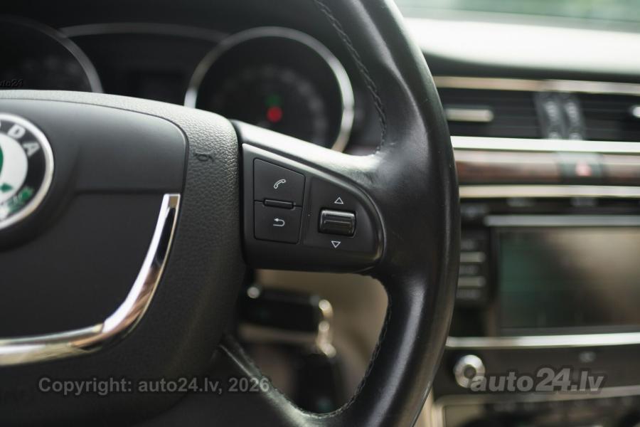 White Skoda SuperB 2011 in Tallinn, with an engine capacity of 2.00 L and mileage of 197 thousand km for 5000 €, photo 25 on AUTOMOTO.COM.LV