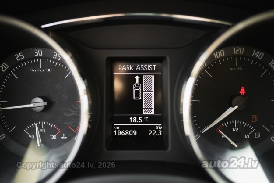 White Skoda SuperB 2011 in Tallinn, with an engine capacity of 2.00 L and mileage of 197 thousand km for 5000 €, photo 29 on AUTOMOTO.COM.LV