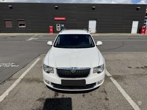 White Skoda SuperB 2011 in Jonava, with an engine capacity of 1.97 L and mileage of 231 thousand km for 4400 €, photo 3 on AUTOMOTO.COM.LV