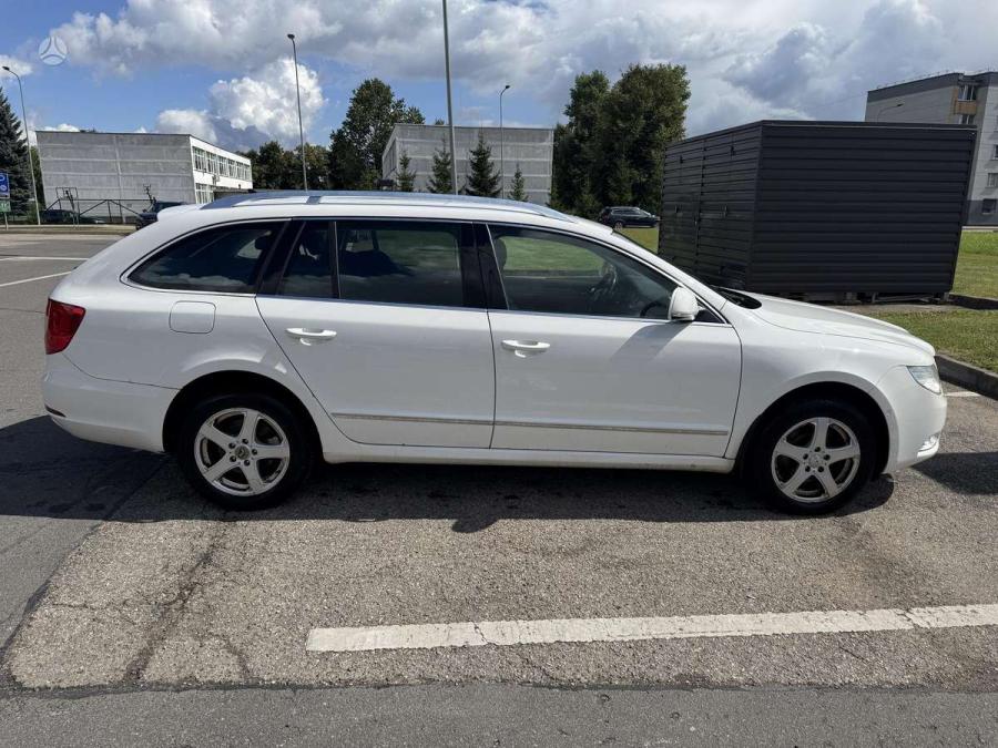 White Skoda SuperB 2011 in Jonava, with an engine capacity of 1.97 L and mileage of 231 thousand km for 4400 €, photo 5 on AUTOMOTO.COM.LV