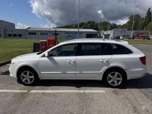 White Skoda SuperB 2011 in Jonava, with an engine capacity of 1.97 L and mileage of 231 thousand km for 4400 €, photo 9 on AUTOMOTO.COM.LV