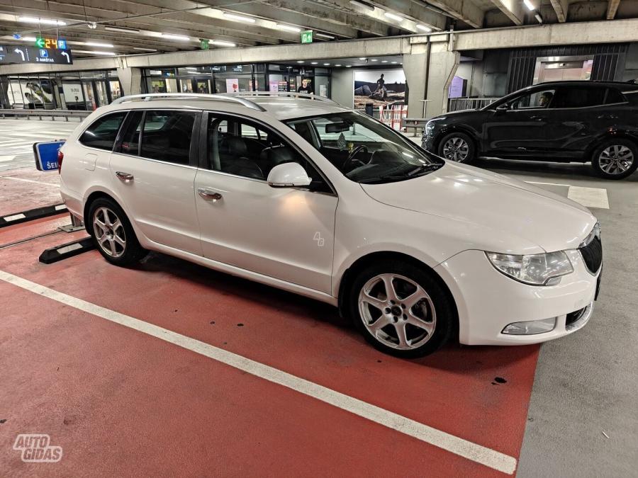 Balts Skoda SuperB 2011 Kauņa, ar dzinēja tilpumu 1.60 L un nobraukumu 372 tūkst. km par 2300 €, foto 3 vietnē AUTOMOTO.COM.LV